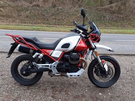 MOTO GUZZI moto-guzzi-v85tt-kalahari-rot-mit-garantie occasion - Le Parking