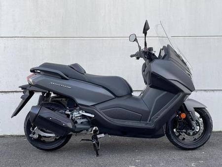 SYM sym-maxi-scooter-maxsym-400-nieuw-verlengde-saloncondities Used ...