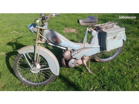 MBK mobylette-bleue-motoconfort-au76-ou-au-76-modele-tres-rare-moteur ...