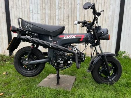 HONDA 1992-honda-dax-st50-150cc-classic-retro-motorcycle-scooter-monkey ...
