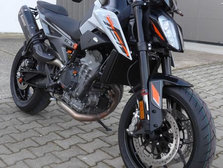 KTM ktm-790-duke-2023-inkl-quickshifter-akra-paket occasion - Le Parking