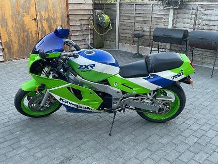 KAWASAKI ZXR Used - the parking motorcycles