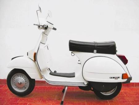 PIAGGIO 1985-vespa-px200e-arcobaleno-entierement-restaure occasion - Le Parking