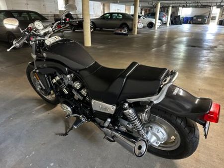 YAMAHA 1989-yamaha-vmax-excellent-condition-with-3-995-miles-only-v-max ...