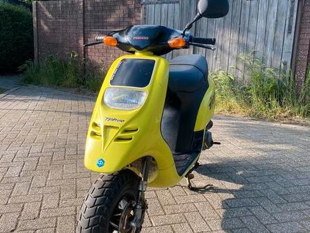 PIAGGIO piaggio-tph-80-typhoon-125cc-180cc-skr-zip-runner-scooters ...