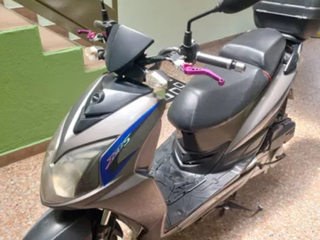 AKT akt-jet-125-negro-mate-encimo-los-cascos Gebrauchtmotorrad