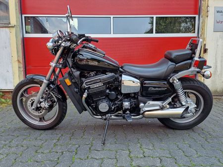 Kawasaki Eliminator 900