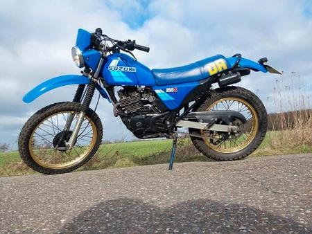SUZUKI suzuki-dr250s-dr250-dr-250-1984-250-cc-motoren-suzuki ...