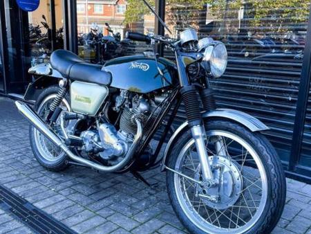 NORTON 1970-norton-750-commando-fastback-matching-numbers-stunning ...