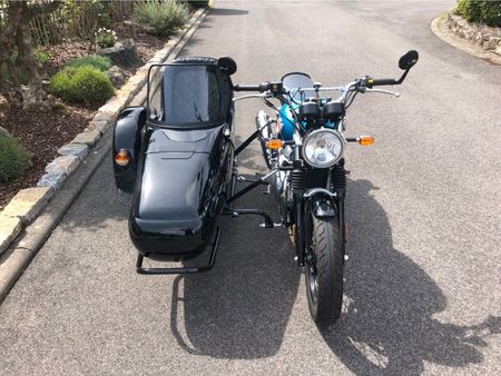 ROYAL ENFIELD royal-enfield-interceptor-650-gespann-mit-velorex-565 ...