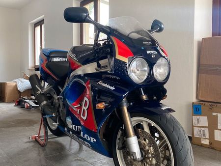 HONDA honda-cbr-900rr-fireblade-sc28 tweedehands - De Parking