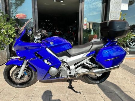 YAMAHA VENDO YAMAHA FJR 1300 (2004 - 05) USATA A TREZZANO SUL NAVIGLIO ...