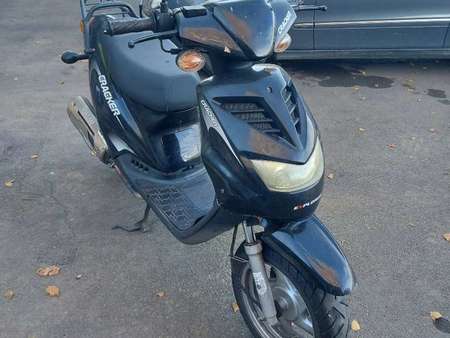 GENERIC 2012-generic-cracker-50cc-2t-moped-scooter-in-bordon-hampshire ...