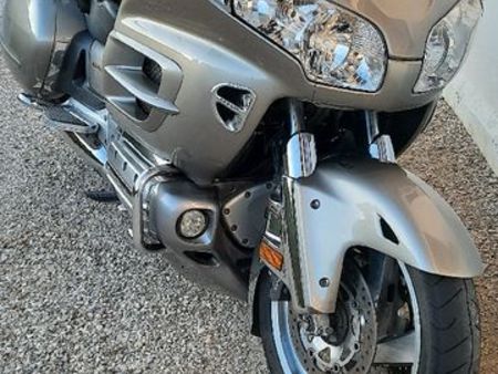 HONDA honda-goldwing-1800-cc-gold occasion - Le Parking
