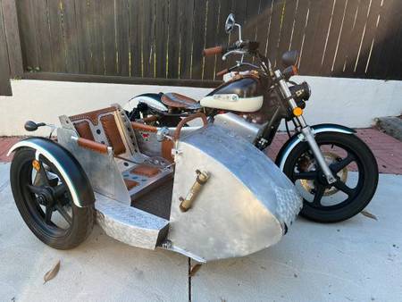 HONDA custom-motorcycle-w-sidecar Used - the parking motorcycles