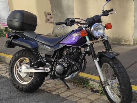 YAMAHA yamaha-125-tw-avec-top-case-et-porte-bagage Used - the parking motorcycles