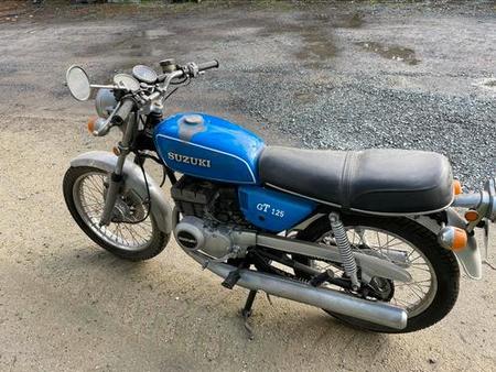 SUZUKI SUZUKI GT 125 MET FRANSE PAPIEREN TERUG OP TE STARTEN occasion - Le Parking