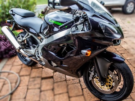 KAWASAKI kawasaki-zx9r-2000-model Used - the parking motorcycles