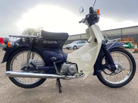 HONDA 1997-jdm-honda-super-cub-c90-ultra-low-miles occasion - Le Parking
