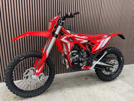BETA beta-xtrainer-300-cc-2-stroke-enduro-trail-bike-2024-model ...