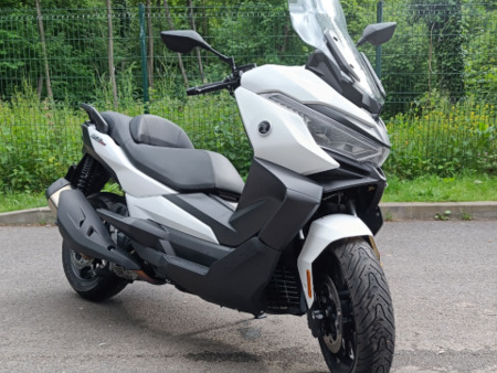 VOGE voge-sr4-max-400-cc-2024-400-cm3-scooter-1-900-km-blanc-77240-vert ...