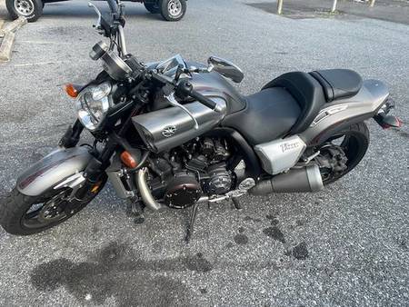YAMAHA yamaha-vmax-1700-cc Used - the parking motorcycles