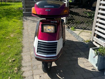 HONDA honda-spacy-125-terminator-1 okazja - parking samochod