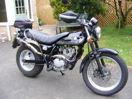 SUZUKI suzuki-rv200-vanvan-roadster-retro-petrol-manual-16-ps-199-cc ...