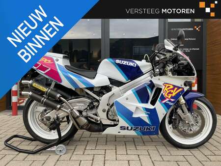 SUZUKI SUZUKI RGV 250 VJ22 # PRACHTIG # RGV250 WIT Used - the parking ...